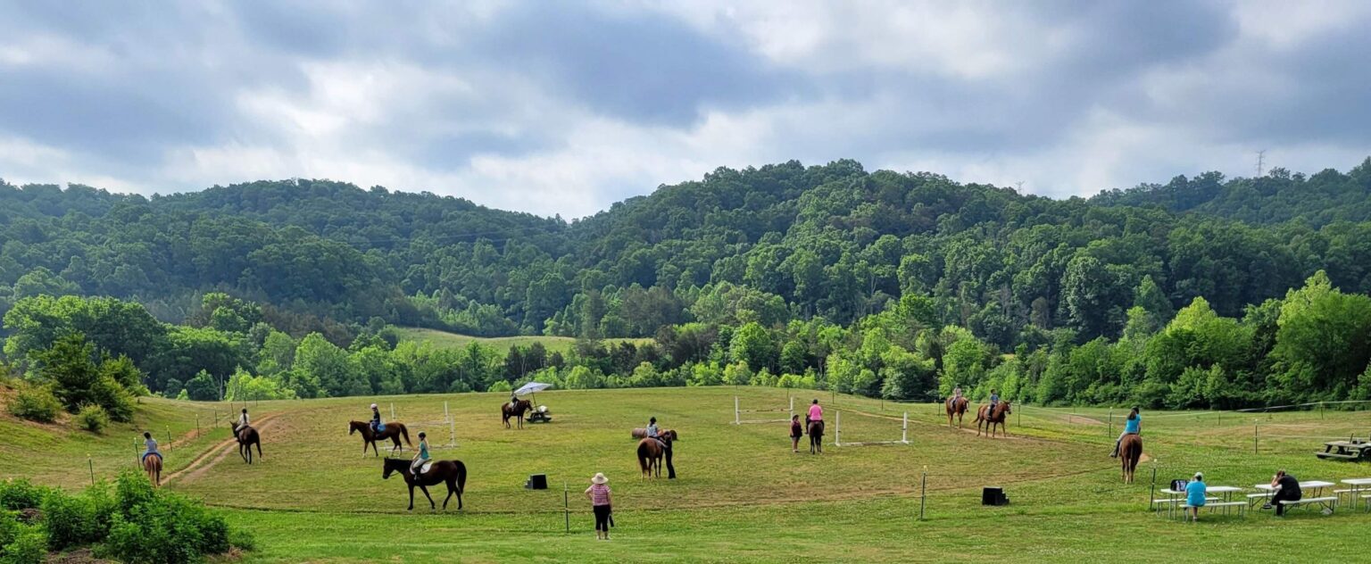 Group Horseback Riding Lessons in Knoxville | Blue Point Stables